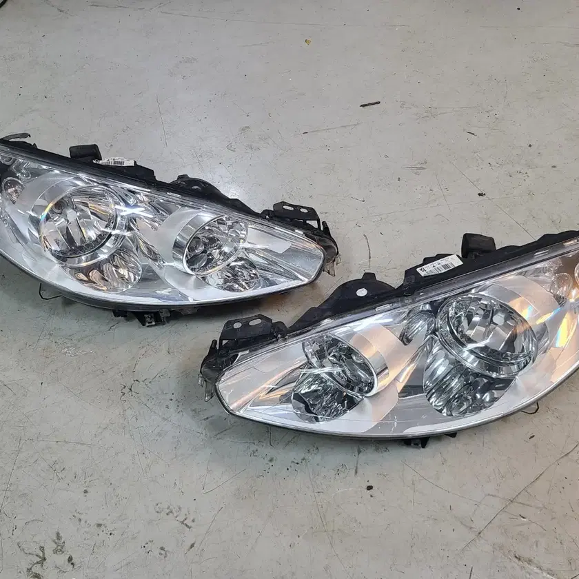 푸조 308 1세대 후기형 중고 헤드라이트 #푸조308라이트,#308라이트,#308헤드라이트,#308중고라이트,#푸조308헤드램프 on Bunjang Global Site.