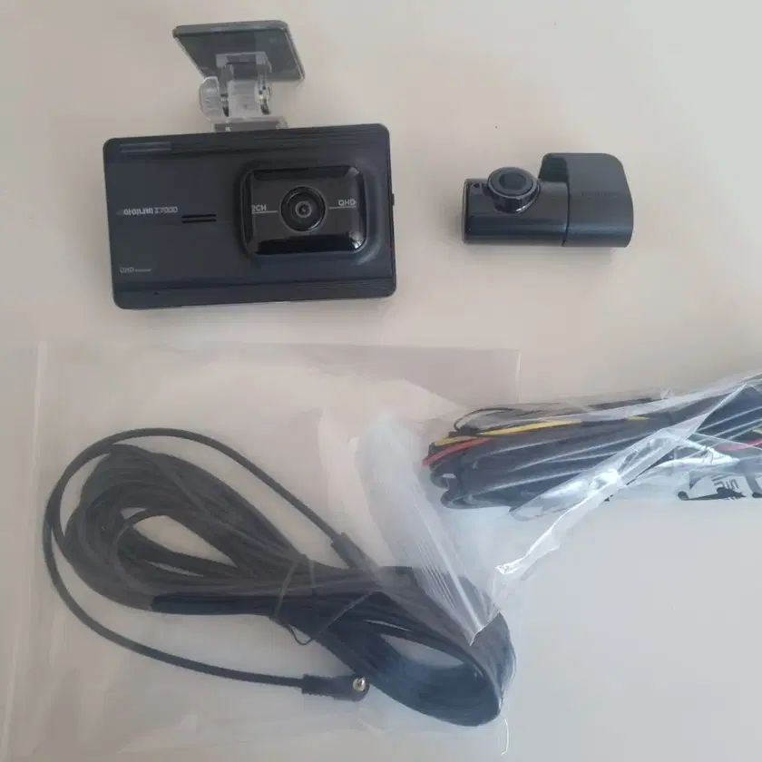 iNavi Z7000 dash cam cheap. #아이나비,#블랙박스,#아이나비블랙박스 on Bunjang Global Site.