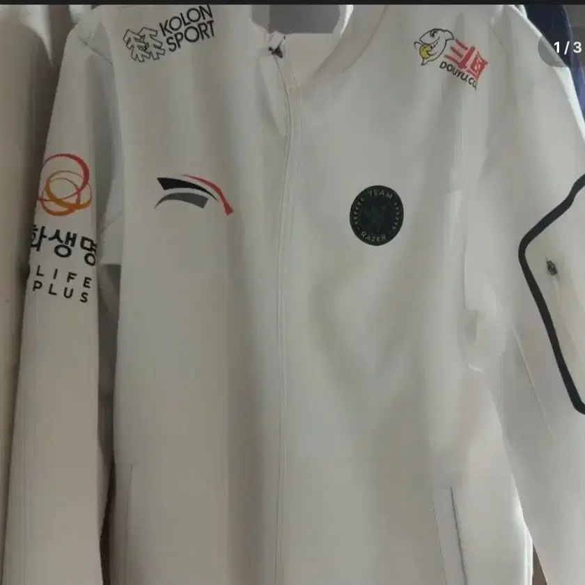 Buy Hanwha Life White Jacket on Bunjang Global Site.