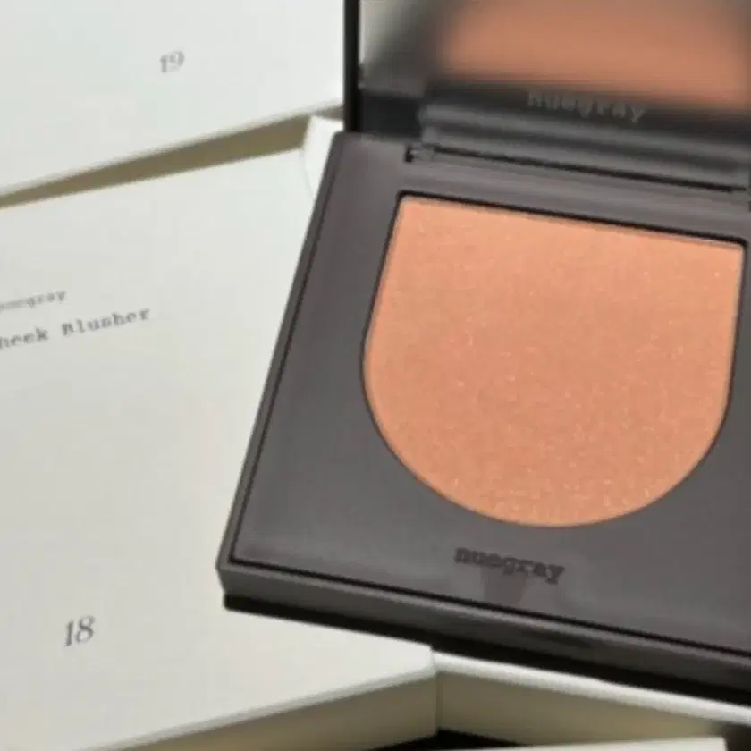 Nude Gray Sway Cheek Blush 18 on Bunjang Global Site.