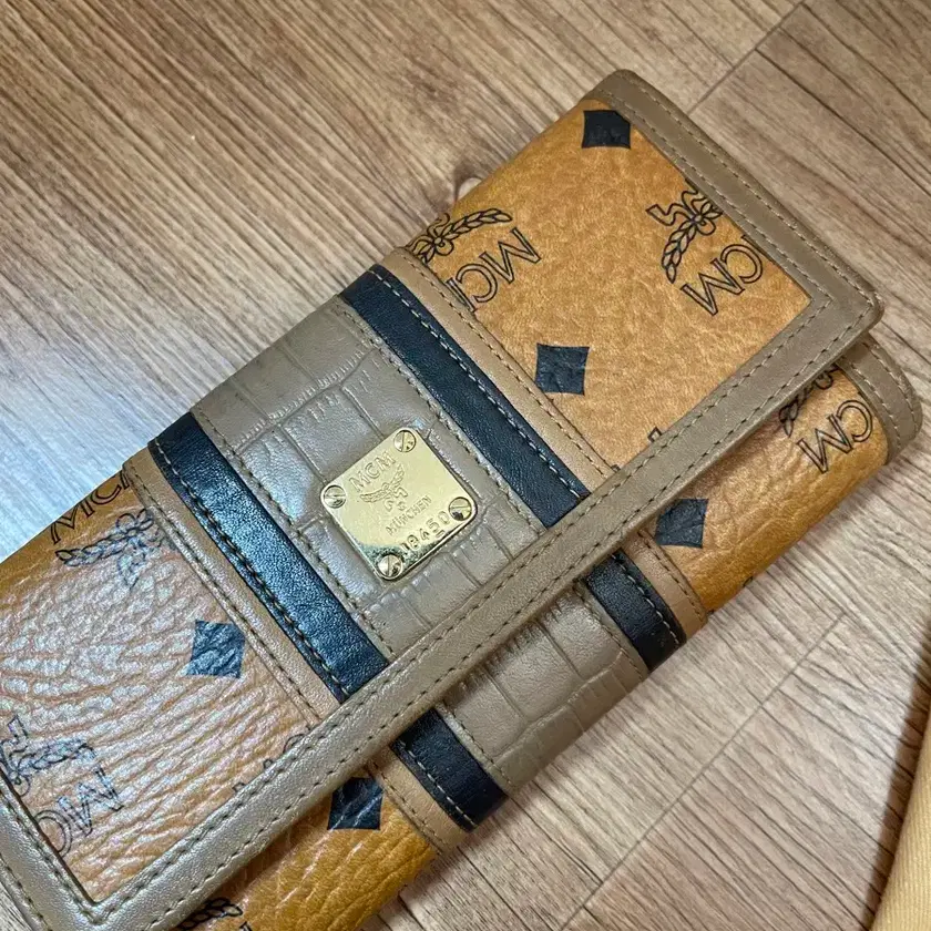 MCM Wallet on Bunjang Global Site.