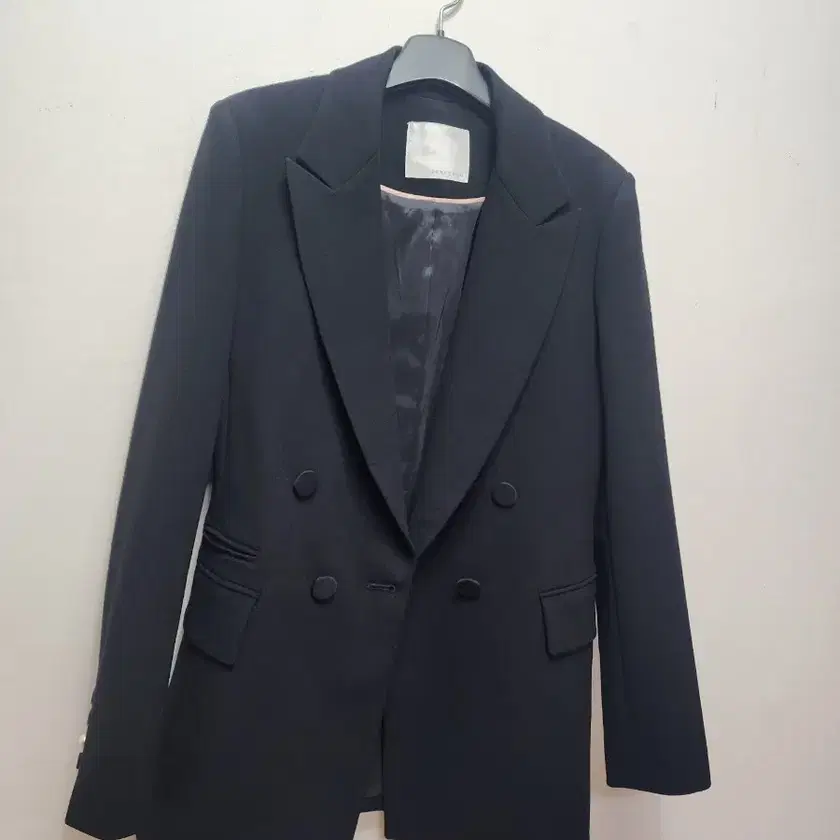 Renibon Karenza Jacket on Bunjang Global Site.