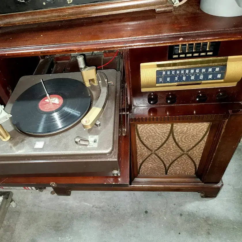 *RCA VICTOR Console Stereo (Moving Sale) on Bunjang Global Site.