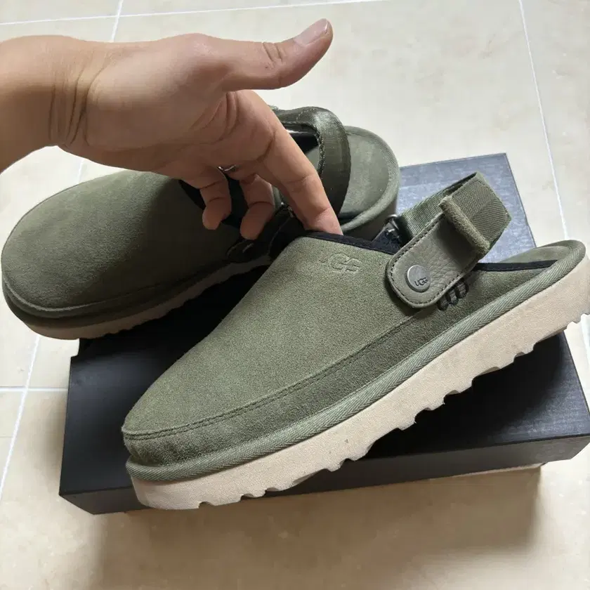 UGG | 어그 Ugg Golden Coast Moss Green 270 #겨울신발,#어그,#남자어그,#신발 on Bunjang Global Site.