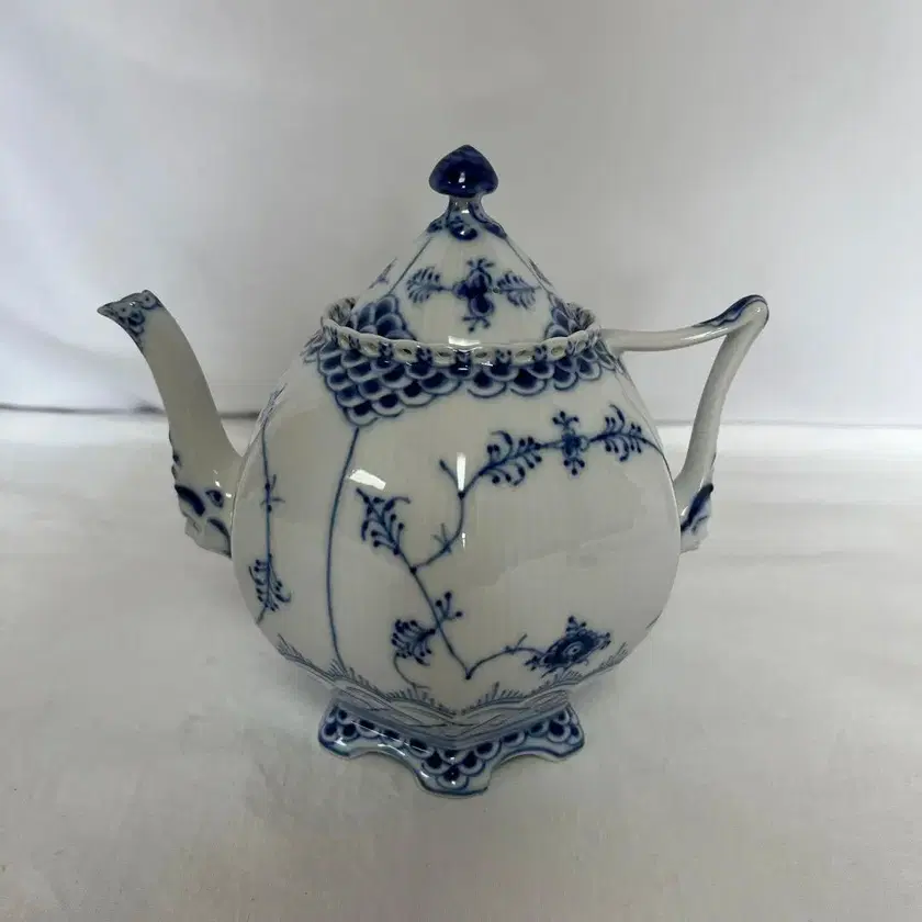 Royal Copenhagen Medium Demon Teapot on Bunjang Global Site.