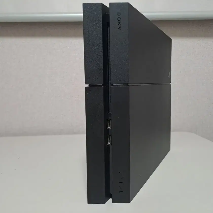 PLAY STATION | 플레이스테이션 PS4 플스4 1205 (11.50) 본체 블랙 on Bunjang Global Site.