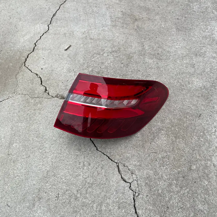 MERCEDES-BENZ | 벤츠 Mercedes-Benz GLC Sedan Tail Light #씨더블유파츠,#벤츠중고부품 ...