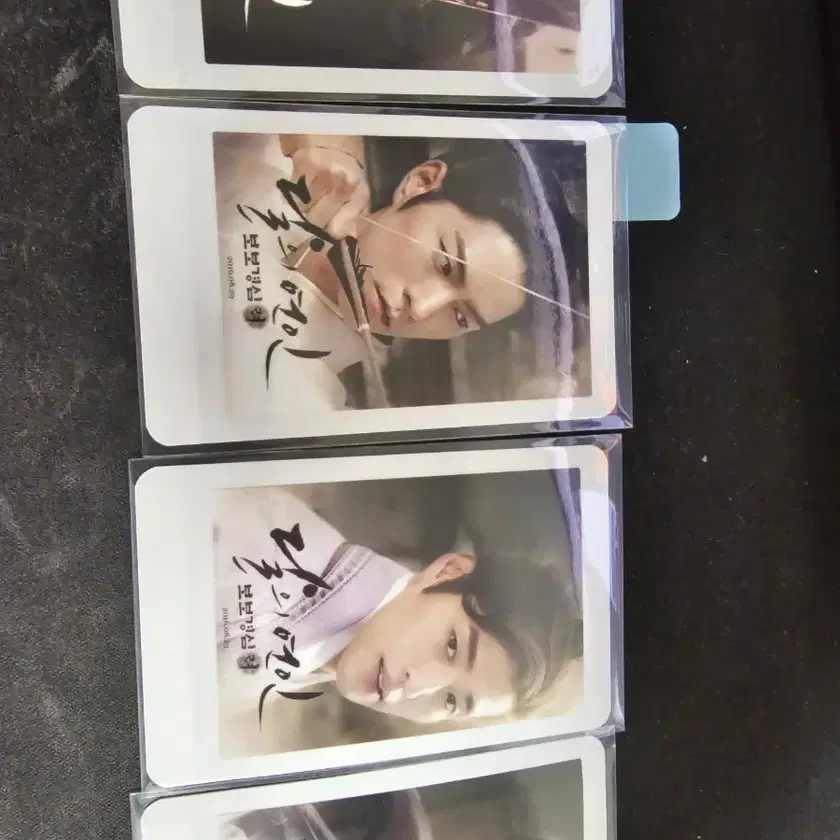 Jun, Lee, etc. sells bobo kyungshim photo cards on Bunjang Global Site.