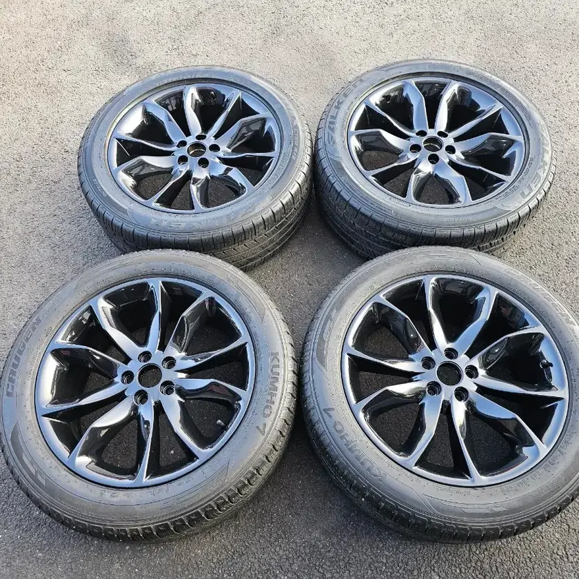 Ford Explorer 20-inch wheel tires on Bunjang Global Site.