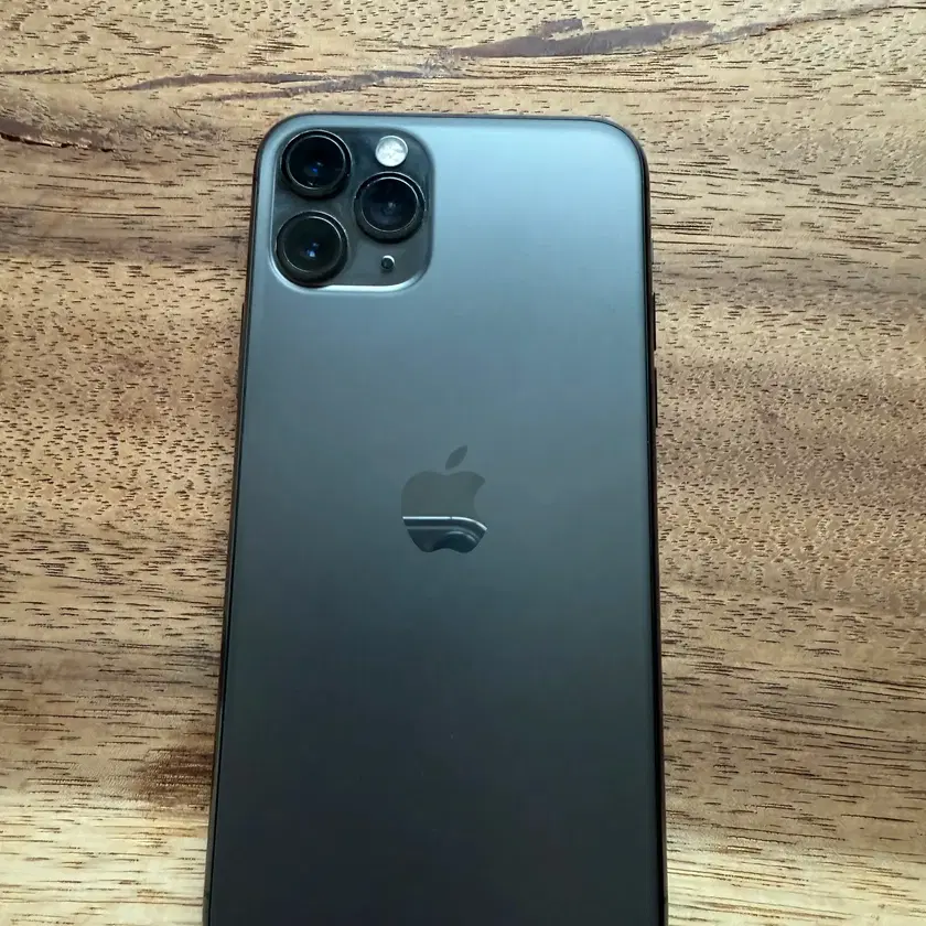 APPLE | 애플 iPhone 11 Pro, 87% battery. 64G on Bunjang Global Site.