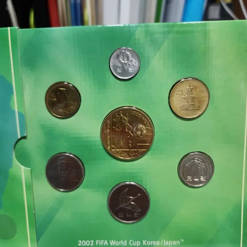 7 commemorative coins of the 2002 World Cup issued by the Bank of Korea ...
