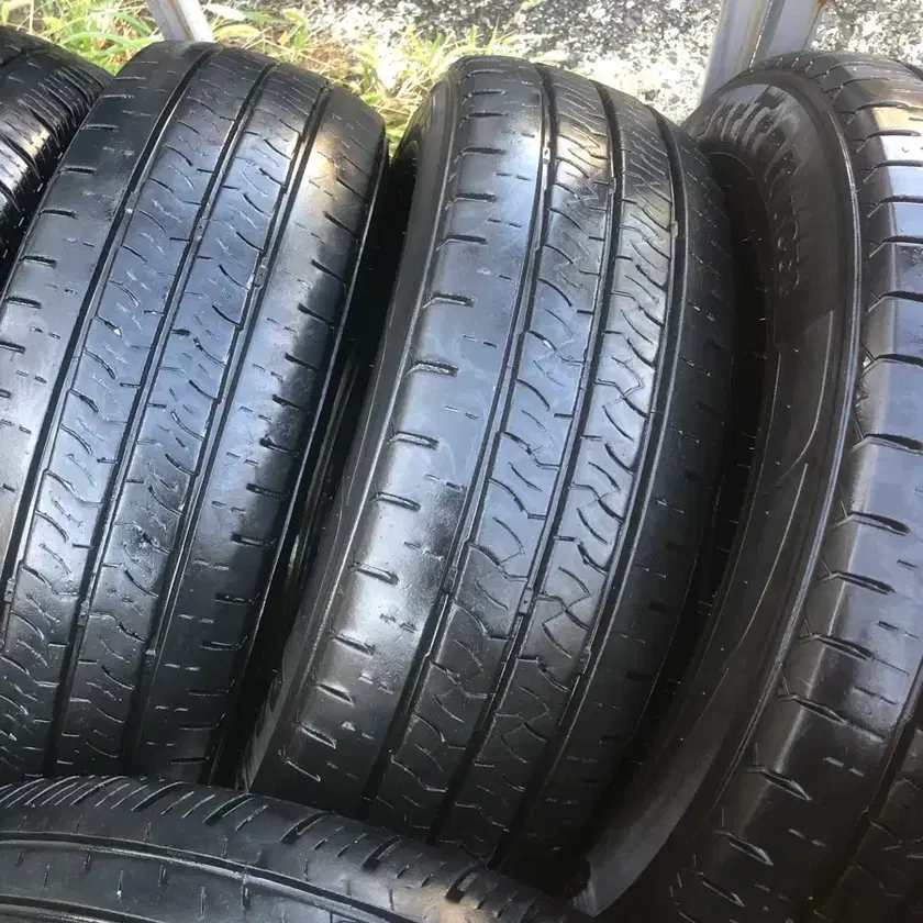 Used front tires for Porter 2 and Bongo 3 for sale. #포터2,#봉고3 on ...