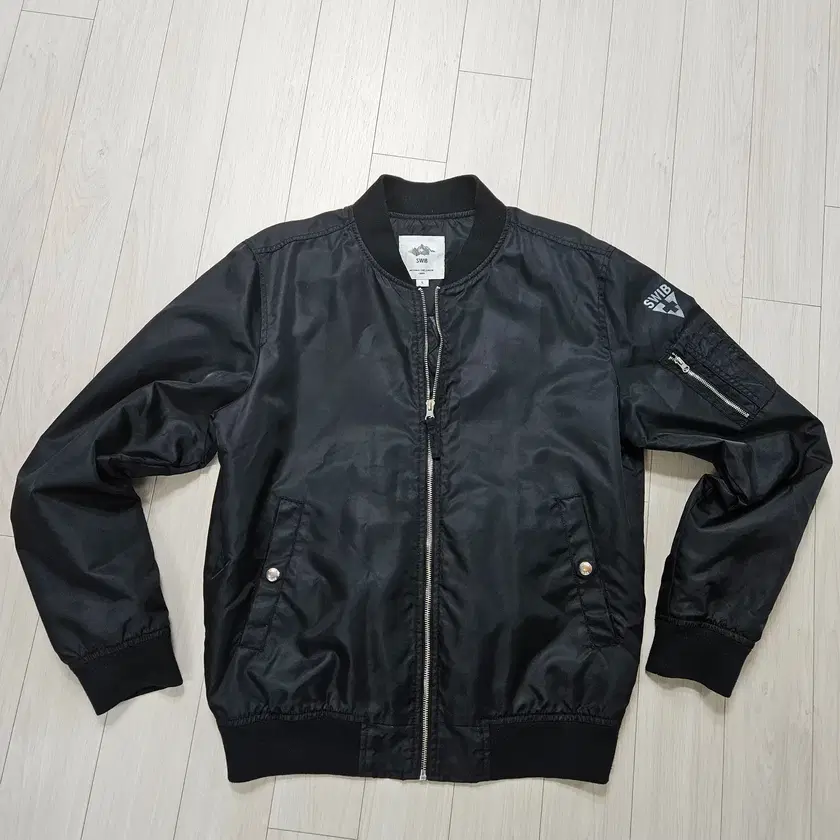 Swerve Aviation Jacket MA-1 (L) sells #스위브,#ma-1,#항공자켓,#swib on Bunjang ...