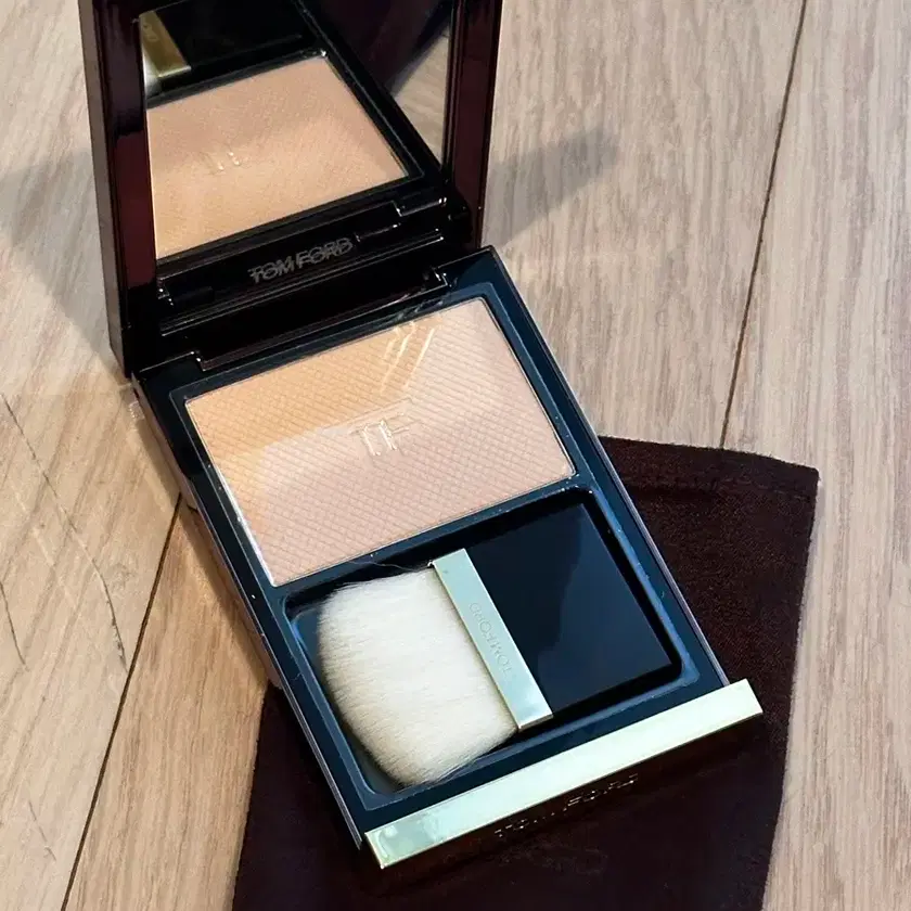 TOM FORD | 톰포드 Tom Ford powder on Bunjang Global Site.