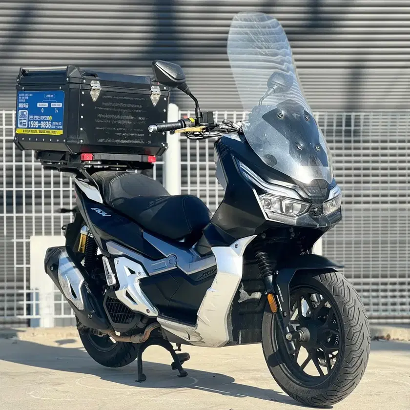 I'm selling a Hansom ADV 125 23 years old with 40,000 keys, brand new ...