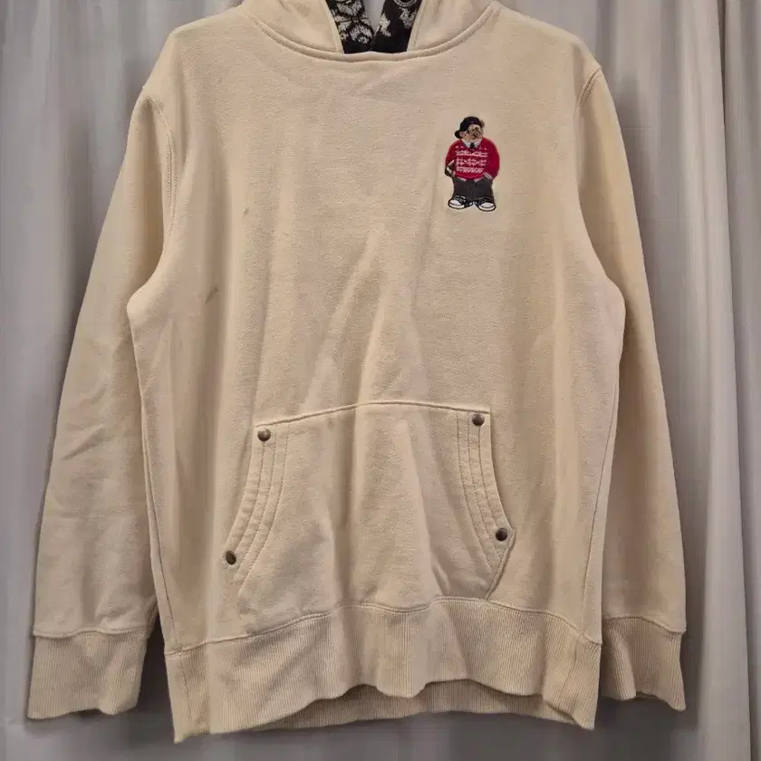 Tiny Winnie Hoodie Brushed M on Bunjang Global Site.