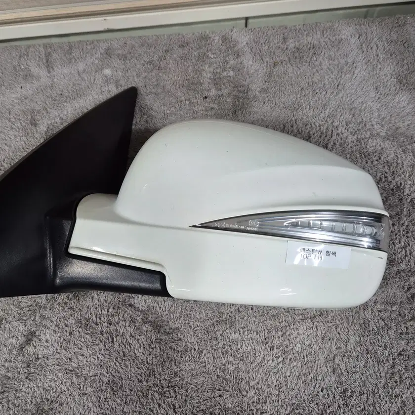 # SsangYong Rexton W driver side 10 pin white sideview mirror for sale ...