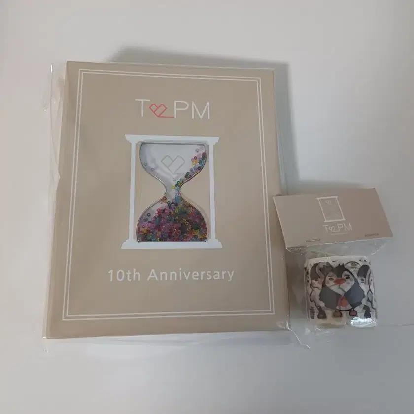 2pm junho 10th anniversary popup store binder & mate in bulk. #2pm준호 ...