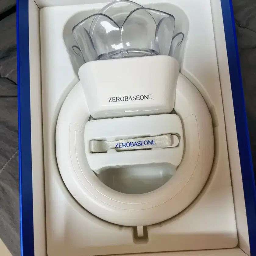 ZEROBASEONE | 제로베이스원 zerobaseone lightstick rosebong zb1 concert on ...