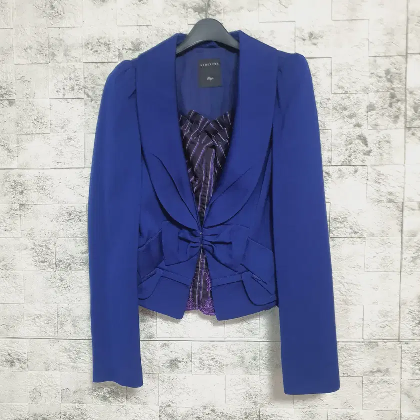 Renibon preju jacket #레니본,#자켓,#하객룩,#크롭자켓,#울자켓 on Bunjang Global Site.