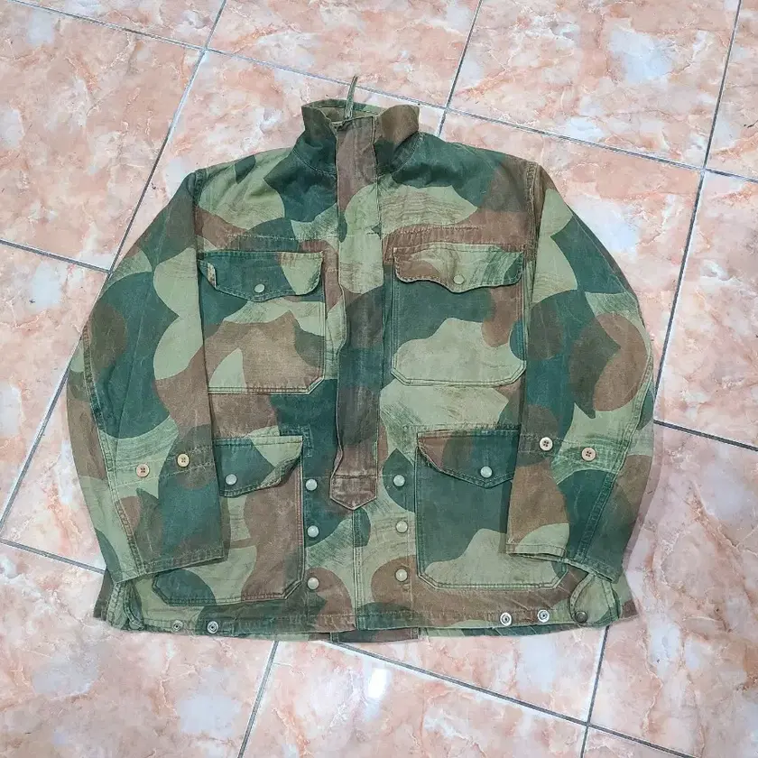 50's Military Belgian Airborne Corps Smock on Bunjang Global Site.