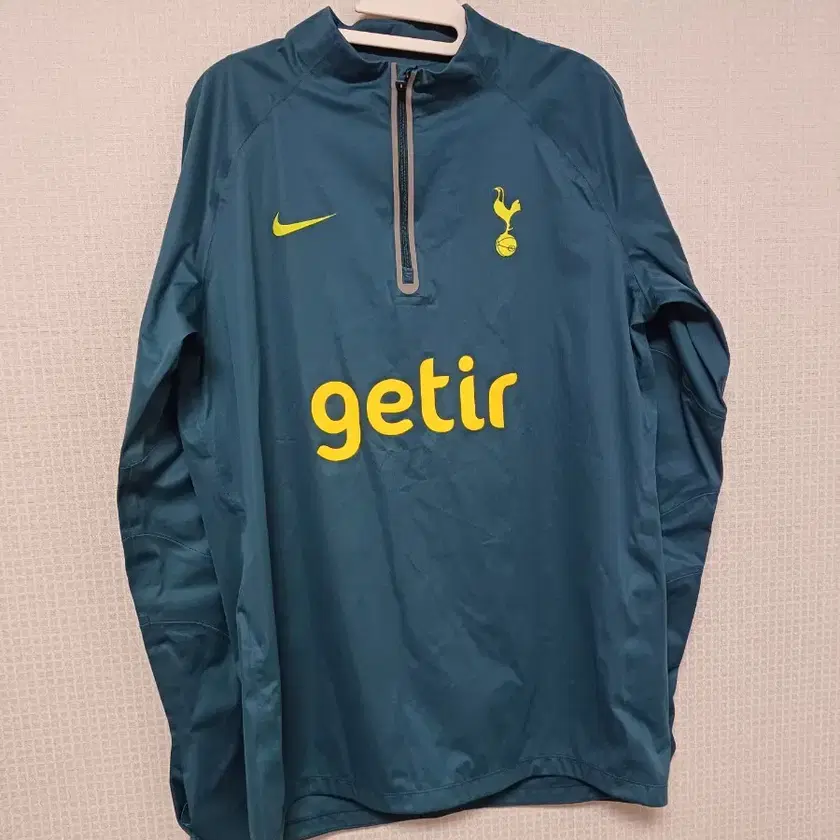Nike Tottenham Stormfit Shield Top (Fingerhole) on Bunjang Global Site.