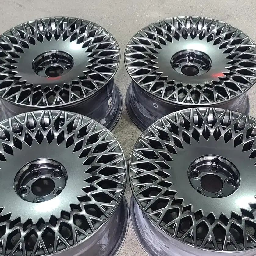 GENESIS | 제네시스 Genesis G90 Grilled honeycomb wheels Ghost chrome 19 ...