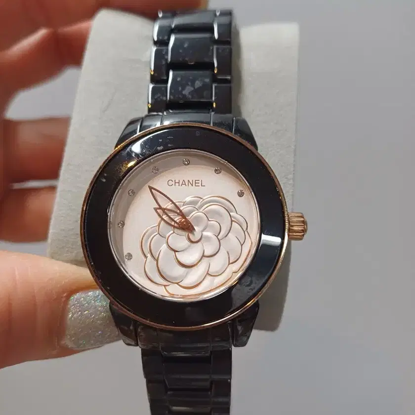 CHANEL | 샤넬 Chanel Ceramic Camellia Women's Watch on Bunjang Global Site.