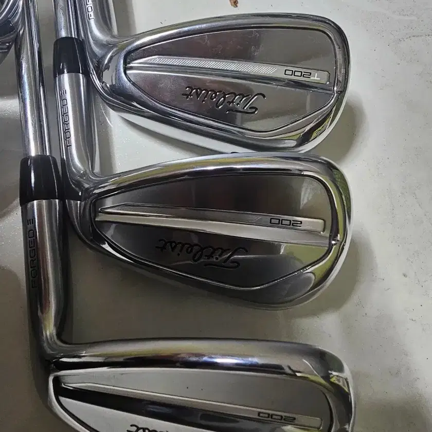 Title T200 7-iron 3rd Gen on Bunjang Global Site.