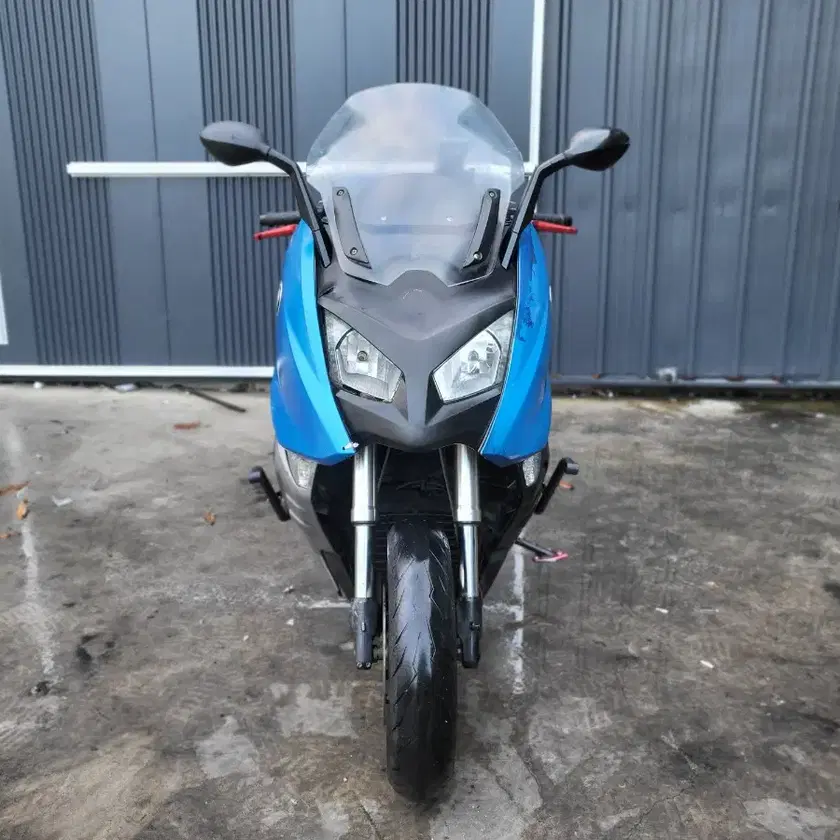 BMW I'm selling my '12 BMW c600s. on Bunjang Global Site.