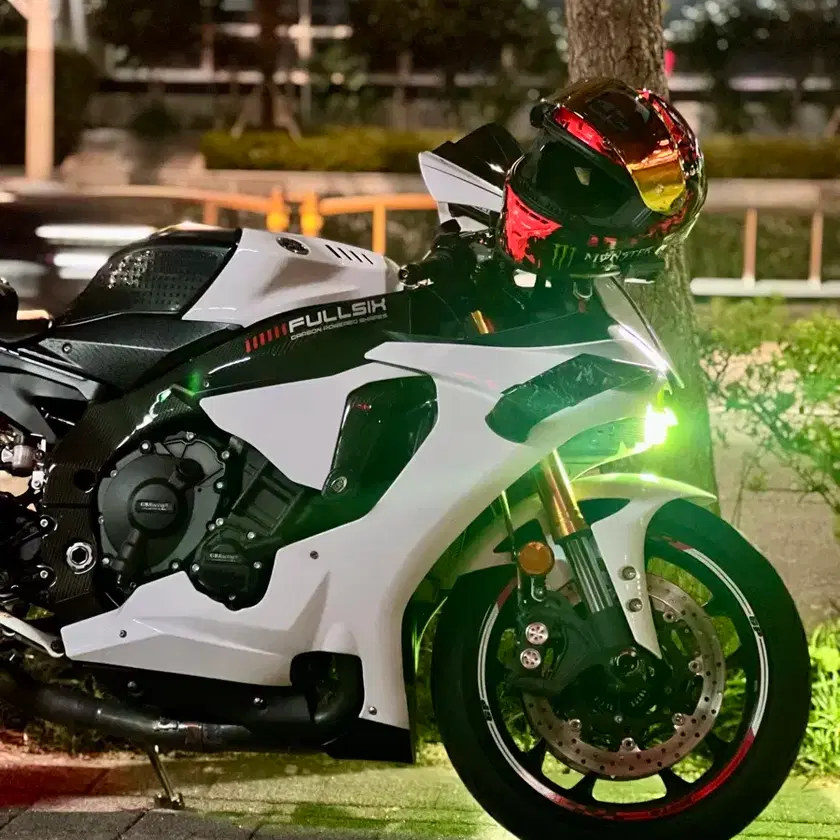 YAMAHA | 야마하 [Busan] Yamaha R1 19-year-old Akra full exhaust #야마하r1 ...