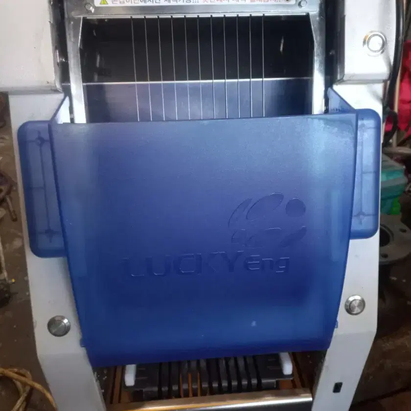 Lucky Engineering Kimbap Cutting Machine Kimbap Cutting Machine Kimbap ...