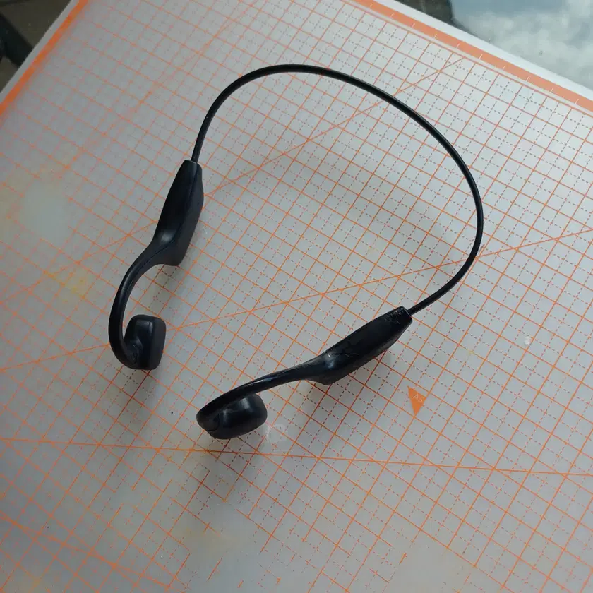 THOUSTA Neckband Open-back IPX5 Bone Conduction Earphones #골전도이어폰 on Bunjang Global Site.