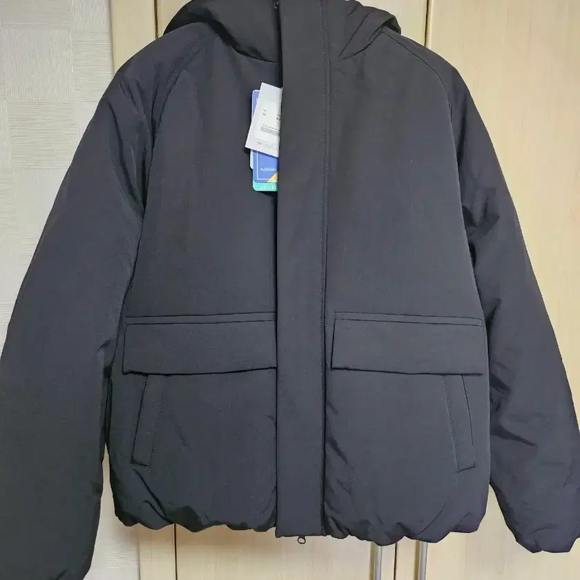 (new)TNGT/24FW Balloon-fit hooded heavy down jumper/105 #TNGT,#티엔지티,#패딩 on Bunjang Global Site.