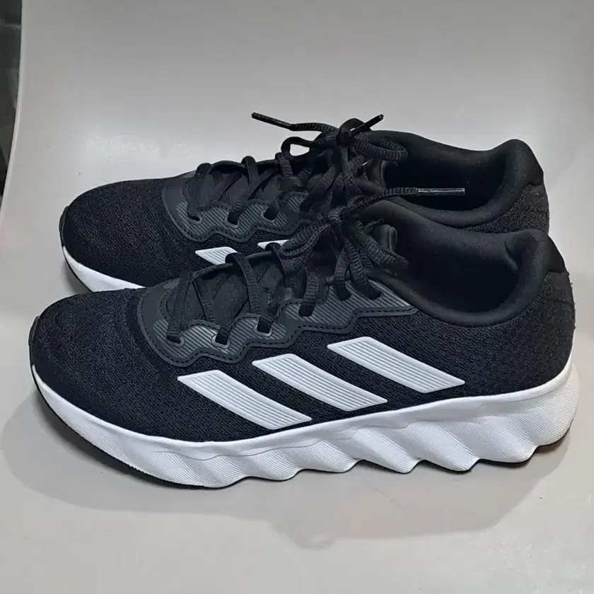 ADIDAS | 아디다스 Adidas Sneakers HQK ID5258 Switch Move (250) #아디다스,#운동화 ...