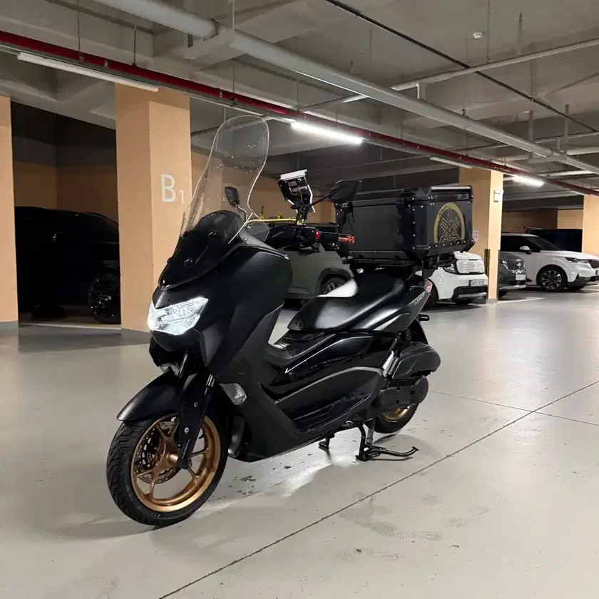 광주 Nmax 23년식 짧키수 배달셋팅 오토바이 sell nmax on Bunjang Global Site.