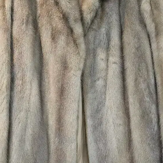 Whole mink gray mink coat on Bunjang Global Site.