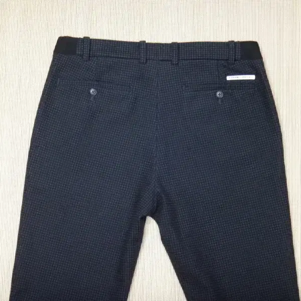 LOUIS CASTEL | 루이까스텔 (34in) Regular-Fit Span Trousers in Louis Castel ...