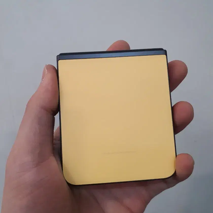 GALAXY | 갤럭시 Flip5 512 yellow, Flip3 cream on Bunjang Global Site.