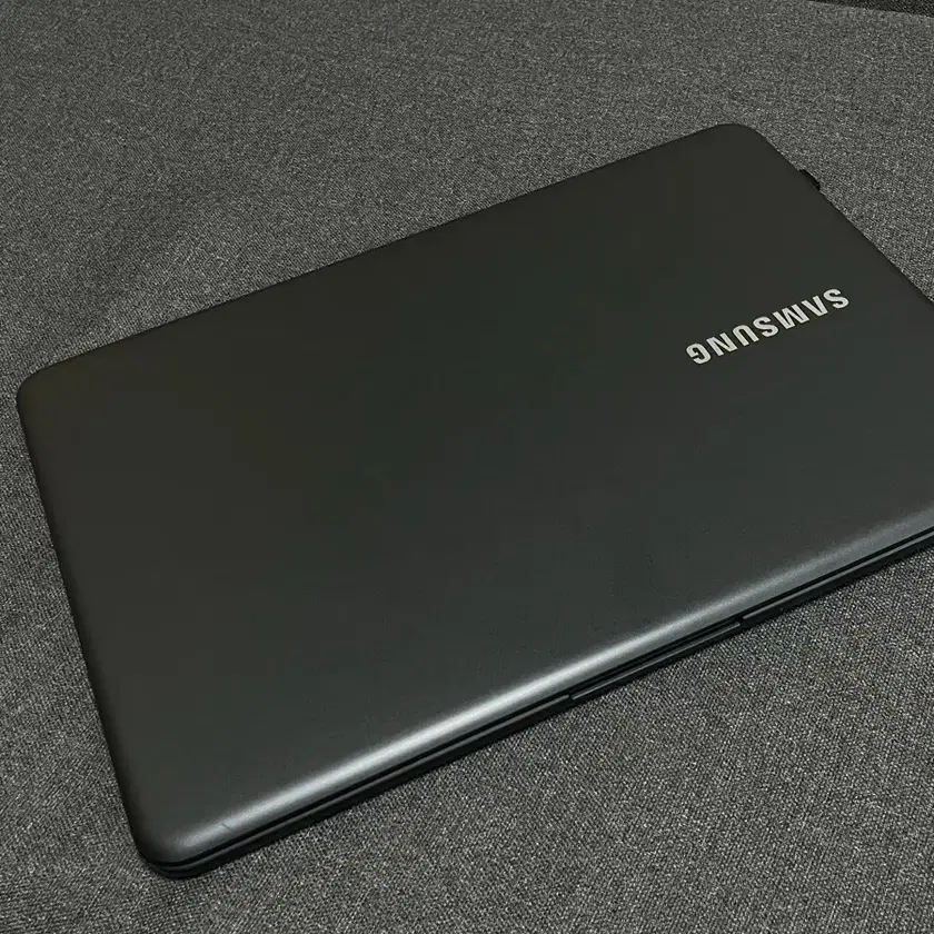 SAMSUNG | 삼성 Samsung Notebook i5 8th Gen NT551EBE on Bunjang Global Site.