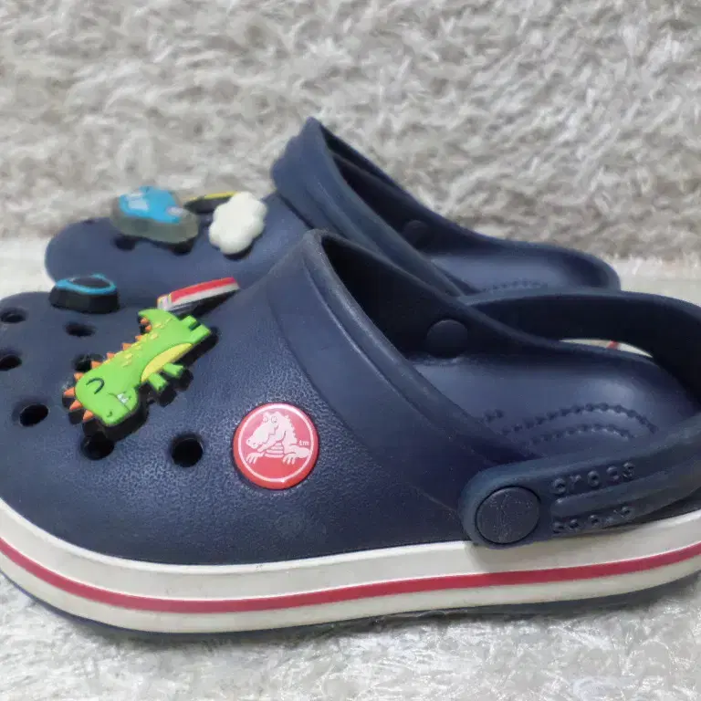 CROCS | 크록스 Whirligig Salvage 170 Crocs Kids' Shoes Used on Bunjang Global Site.