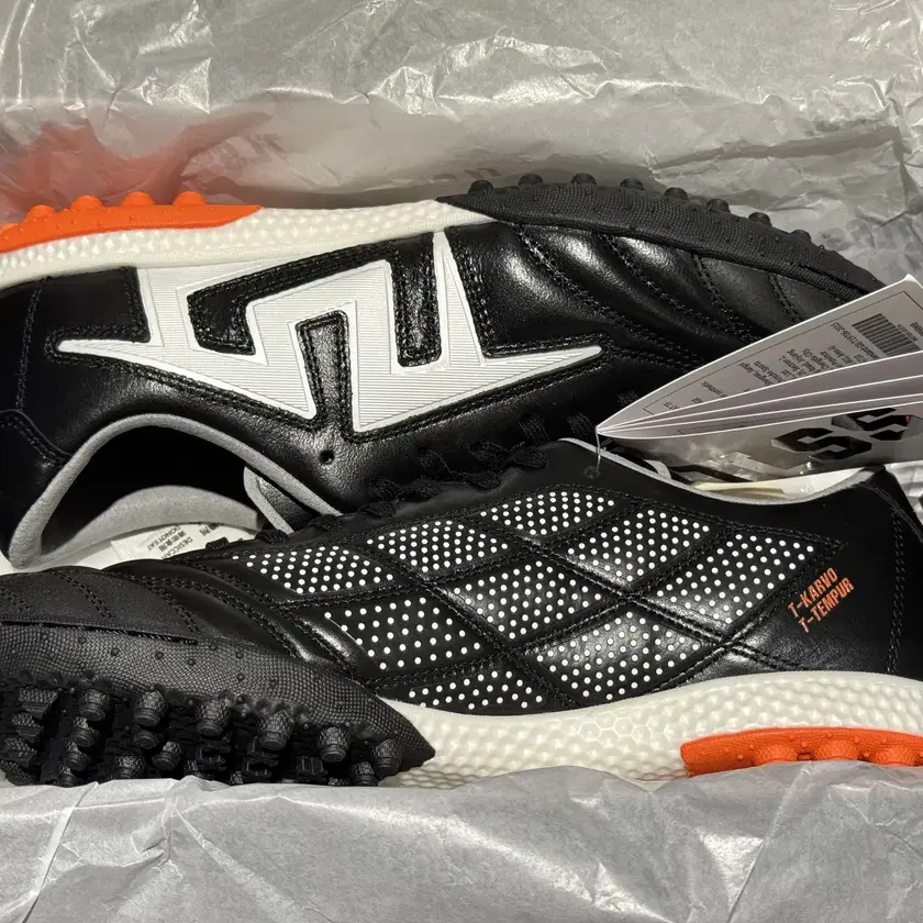 TLSS TACTICIAN GOAT TF (255mm) Halloween #TLSS,#TACTICIAN,#택티션고트,#TLSS터프화 on Bunjang Global Site.