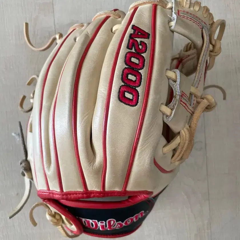 WILSON | 윌슨 Wilson A2000 on Bunjang Global Site.