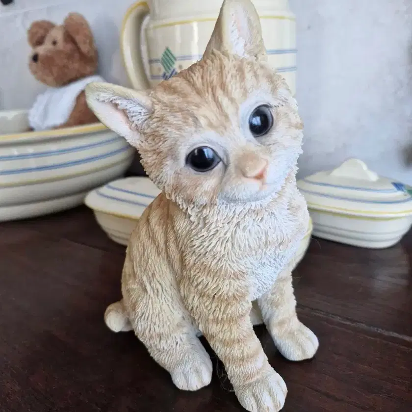 Vintage Cheese Cat Figurine on Bunjang Global Site.