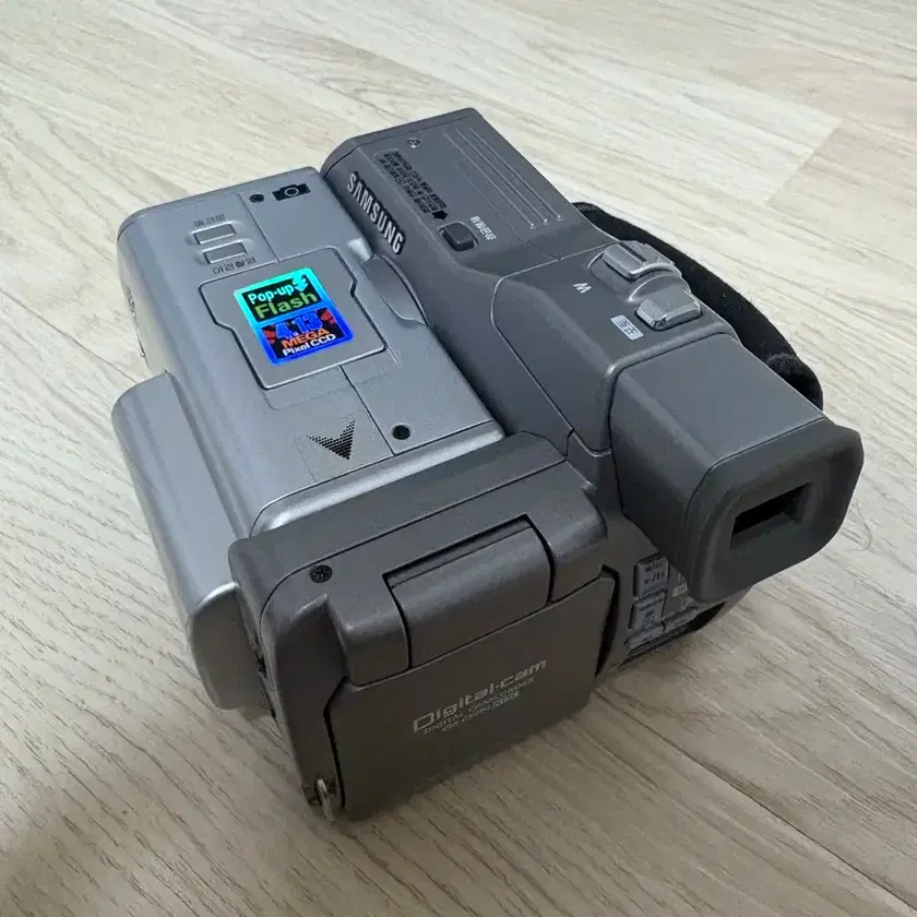 SAMSUNG | 삼성 Samsung VM-C5000 Shooting and Recording Camcorder #디카,#캠코더,#디지털카메라,#카메라,#삼성 on ...