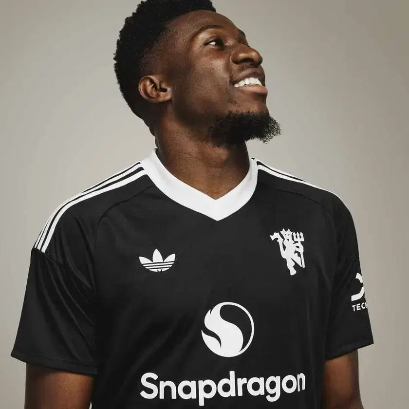 ADIDAS | 아디다스 JH0842 Adidas Manchester United 24/25 Third Goalkeeper ...