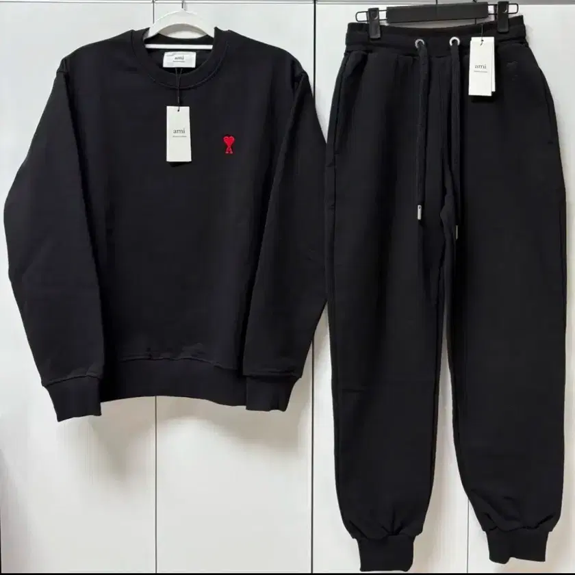 AMI | 아미 QR Genuine) AMI Small Logo Sweatshirt/Jogger Pants Unisex #아미 ...