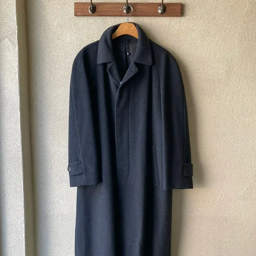 Renoir cashmere coat #르누아르 on Bunjang Global Site.