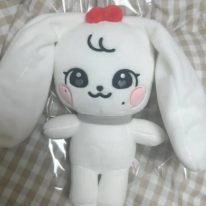 IVE | 아이브 ive minive cherry plush doll wonyoung on Bunjang Global Site.