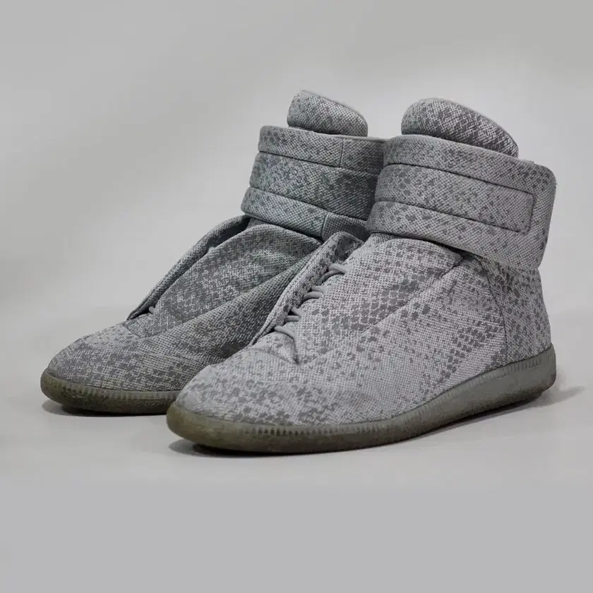 MAISON MARGIELA | 메종마르지엘라 MARGIELA FUTURE GREY SNAKE PATTERN 43 SIZE on ...